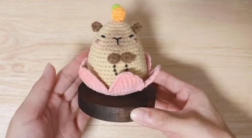 Adorable Crochet Capybara & Lotus Amigurumi Pattern - Amigurumiy