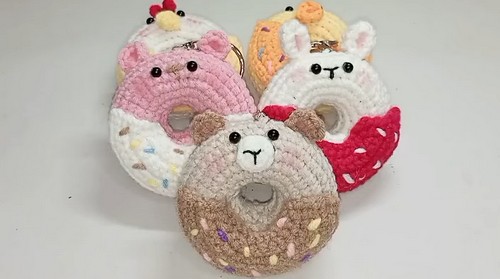 How To Crochet Mini Donut Keychain With Free Pattern - Amigurumiy